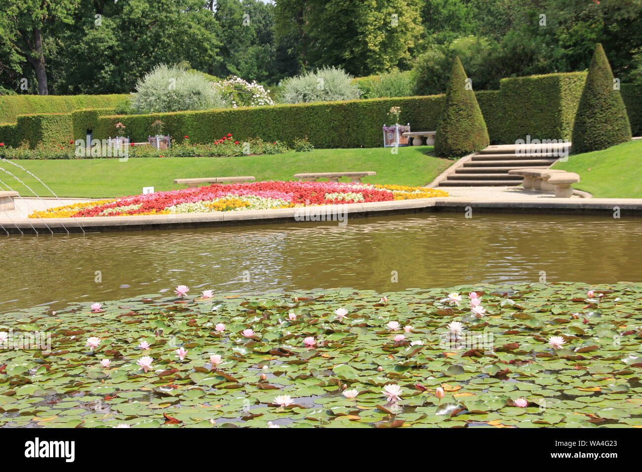Arcen castle gardens hi-res stock photography and images - Alamy