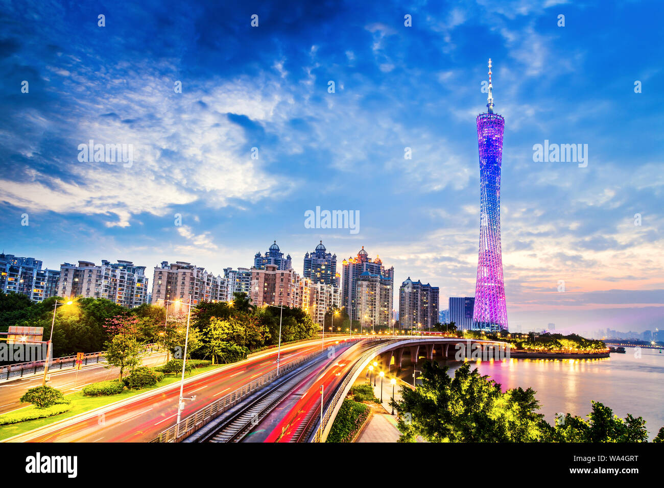 Guangzhou night view construction site hi-res stock photography and ...