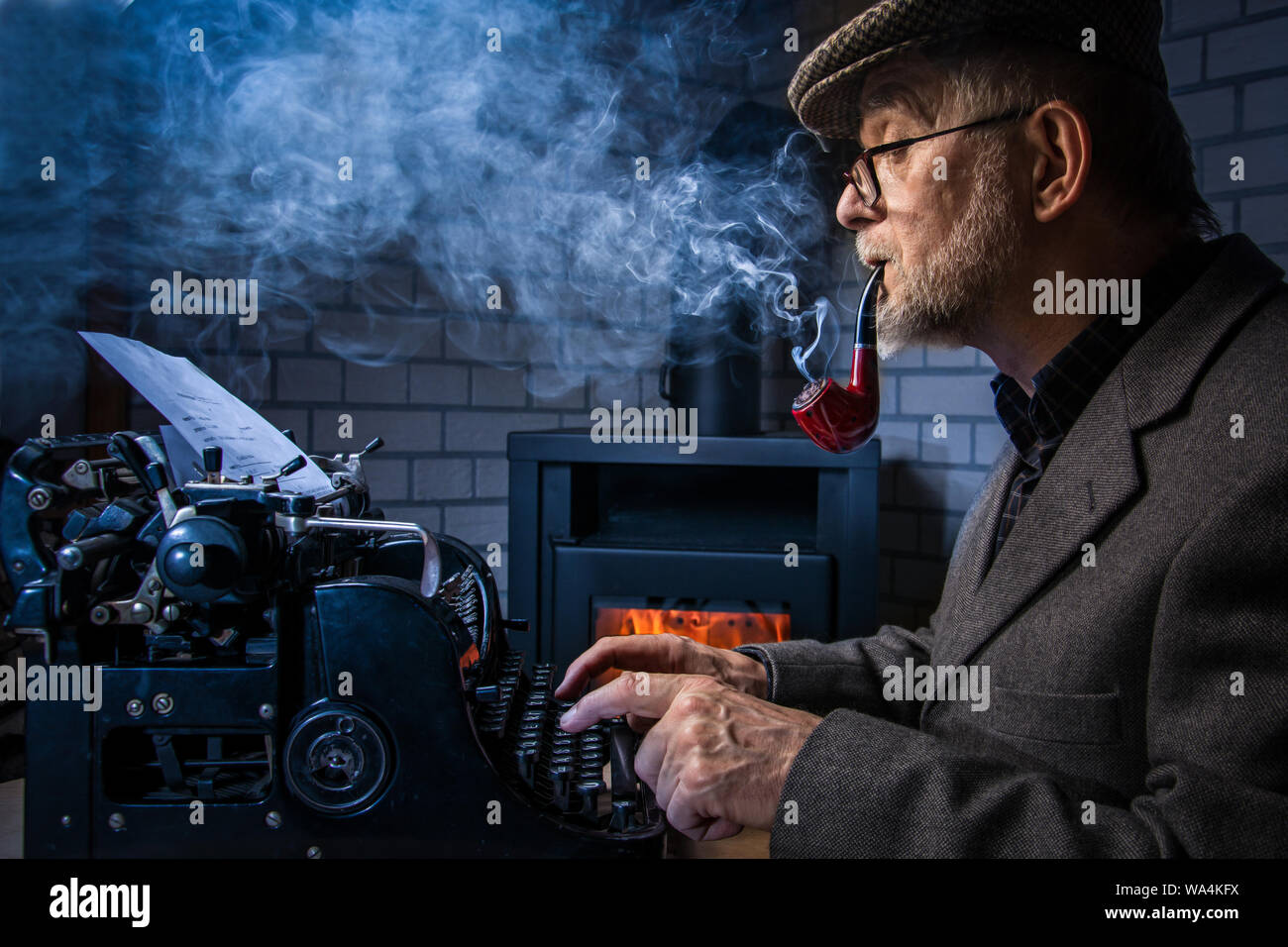 Smoke detective hi-res stock photography and images - Alamy