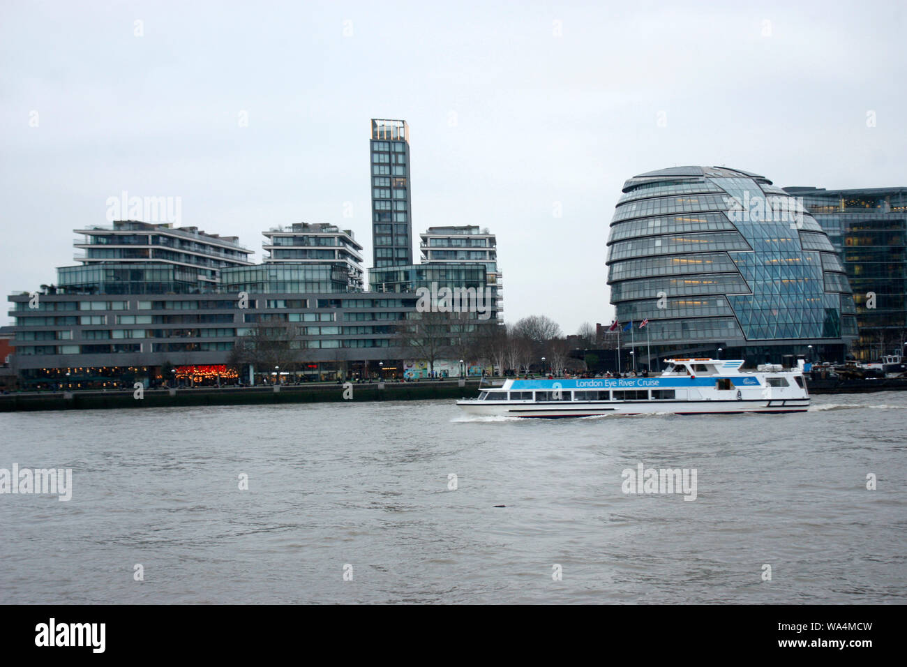 Thames private river cruise hi-res stock photography and images - Alamy