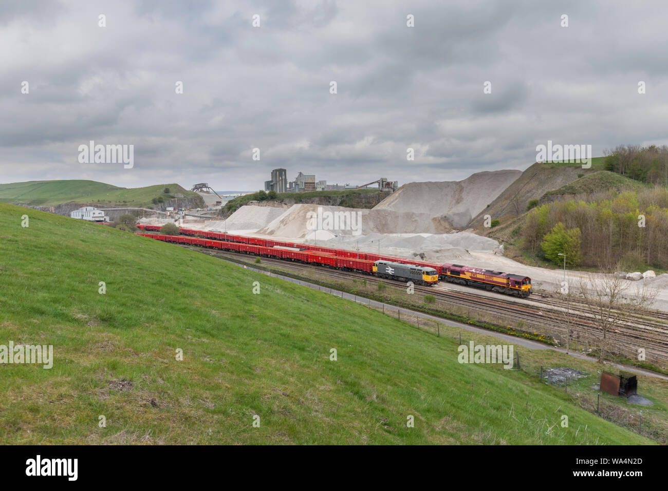 DB Cargo class 66 and GB Railfreight / Victa Railfreight class 56's ... DB Cargo class 66 and GB Railfreight / Victa Railfreight class 56's ...
