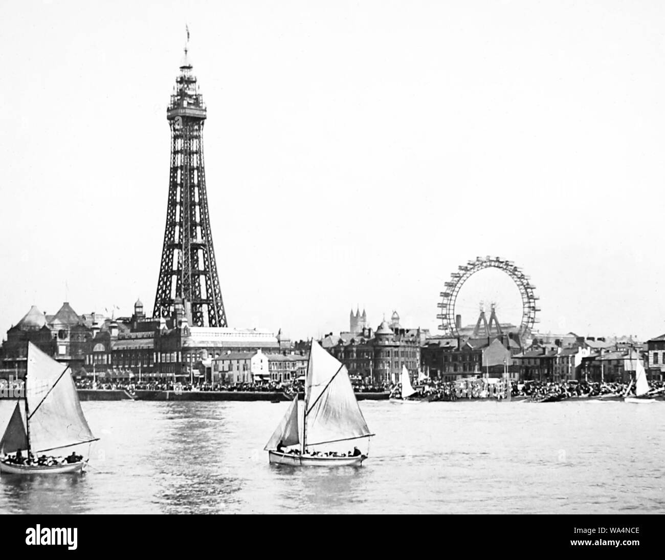 Blackpool beach and blackpool tower Black and White Stock Photos ...