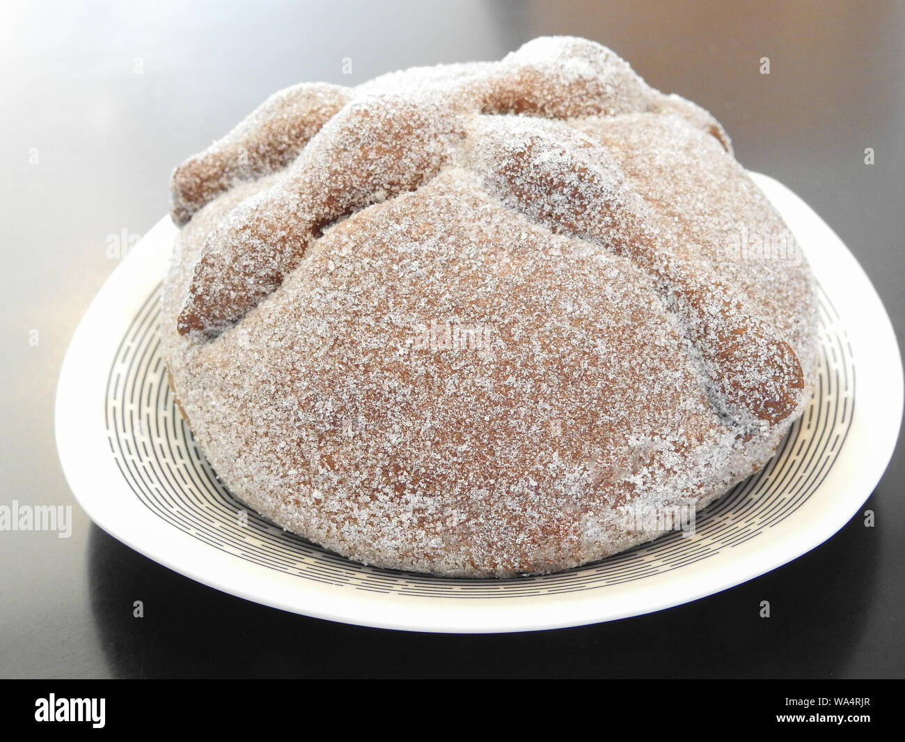 Pan de muerto hi-res stock photography and images - Alamy