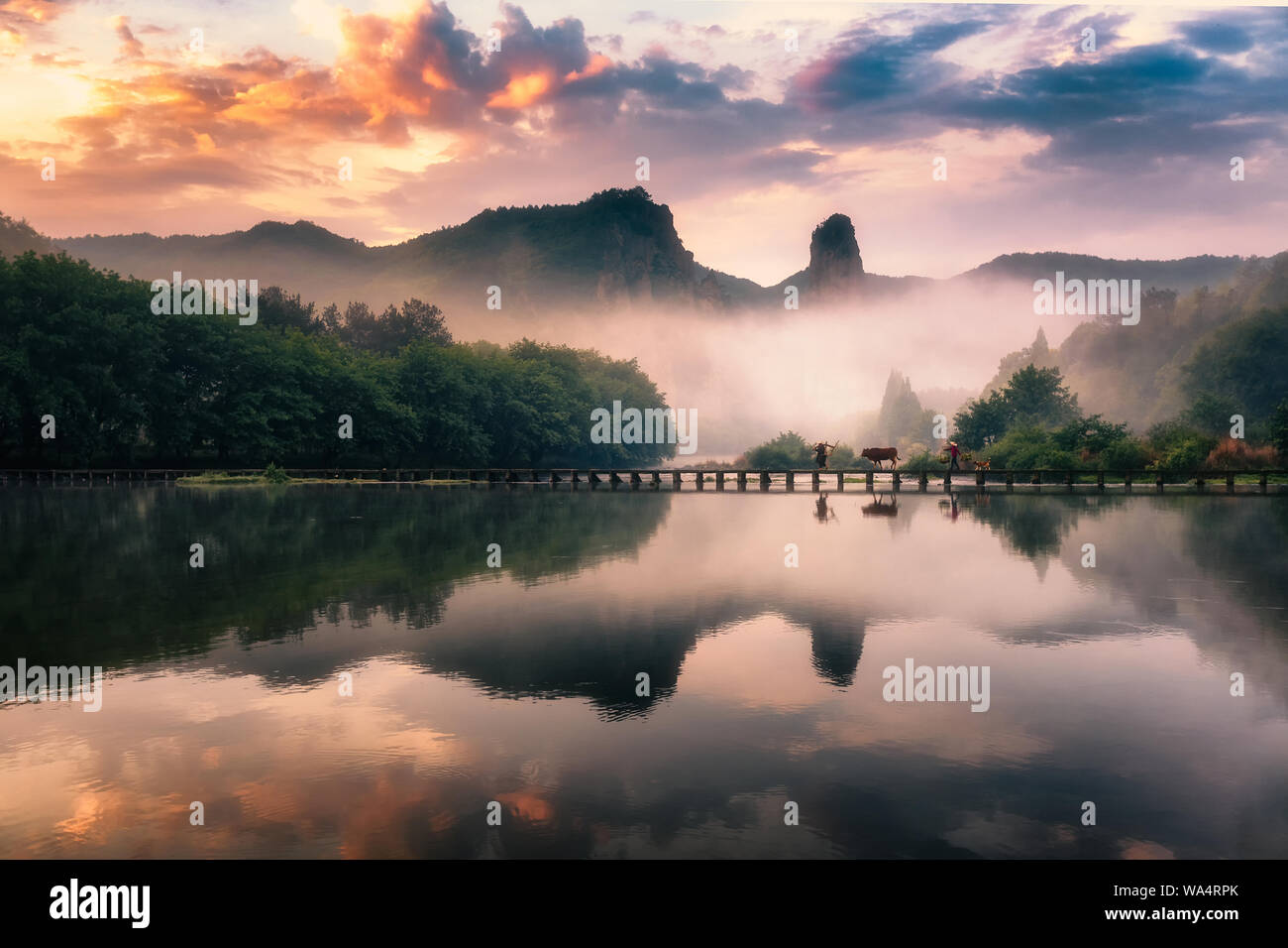 Send mountain hi-res stock photography and images - Alamy