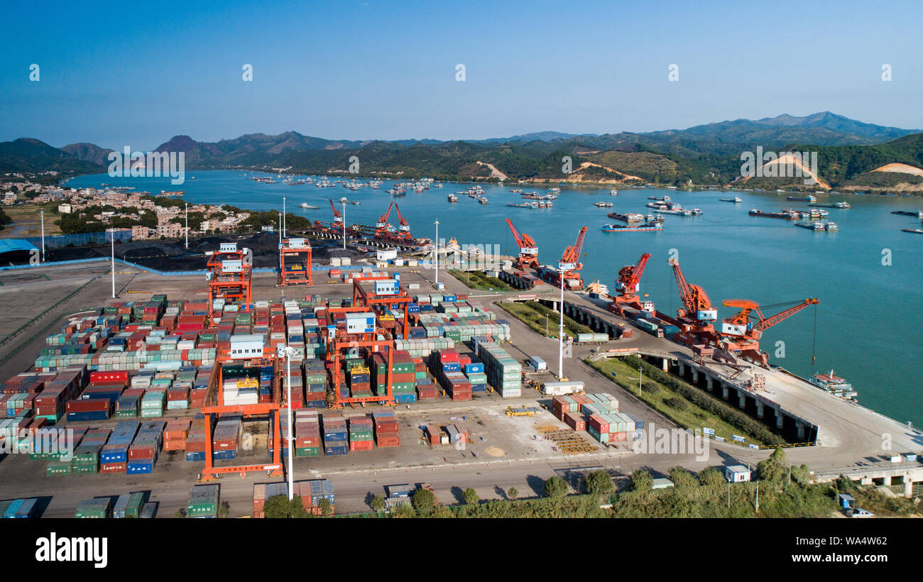 Wuzhou hi-res stock photography and images - Alamy