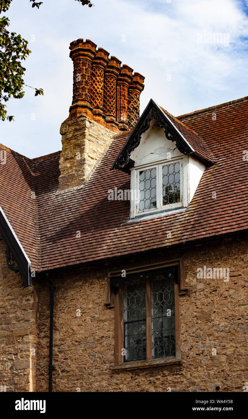Brick chimney stacks hi-res stock photography and images - Alamy