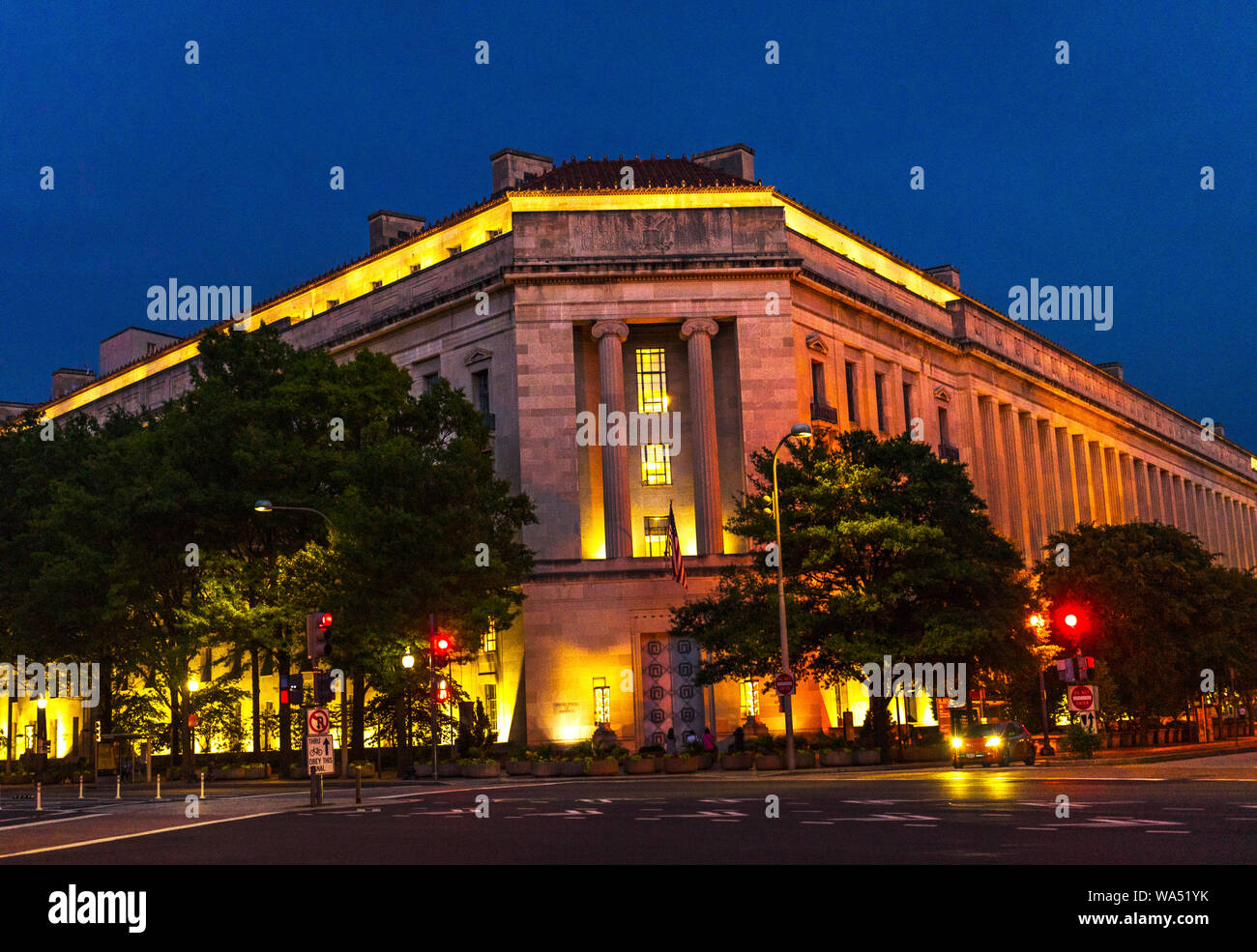 Robert F Kennedy Justice Department Building Evening Pennsylvania ...
