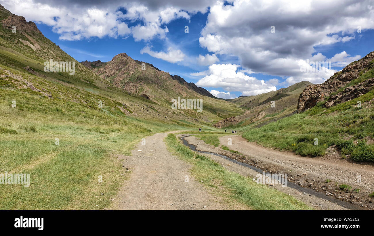 Mongolia yolyn am valley hi-res stock photography and images - Alamy