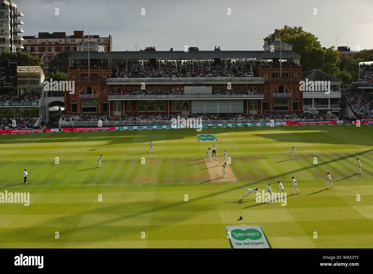 Test playing cricket stadium hi-res stock photography and images - Alamy