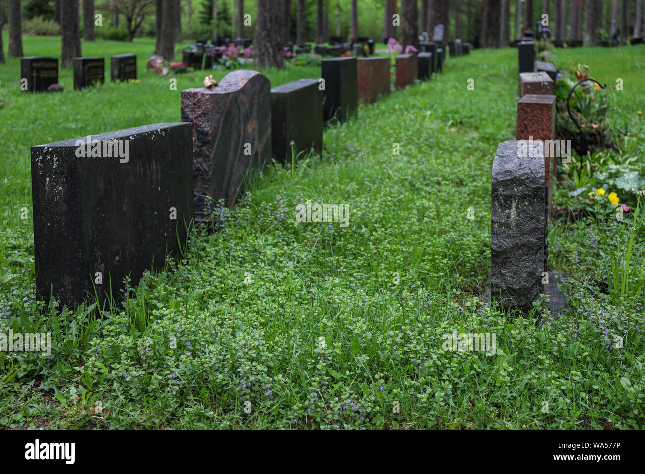 Cemetery gravestones burial ground hi-res stock photography and images ...
