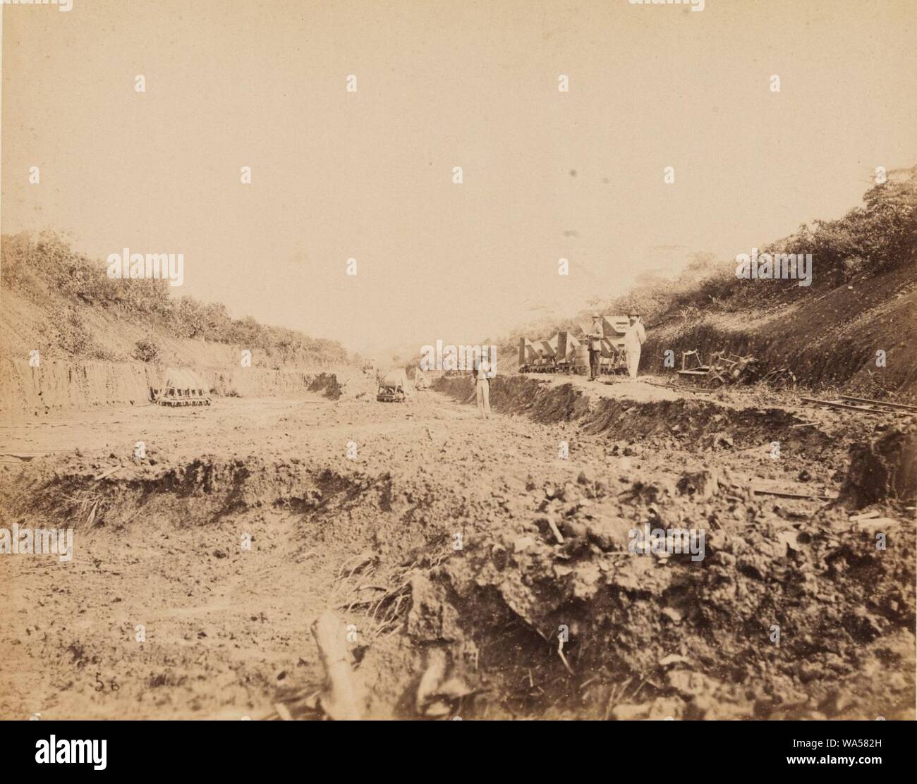 Construction of the panama canal hi-res stock photography and images ...