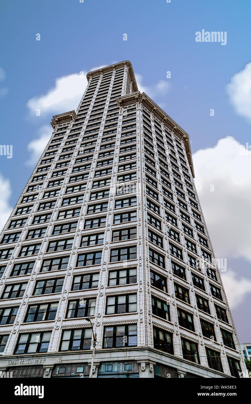 Construction downtown seattle building hi-res stock photography and ...