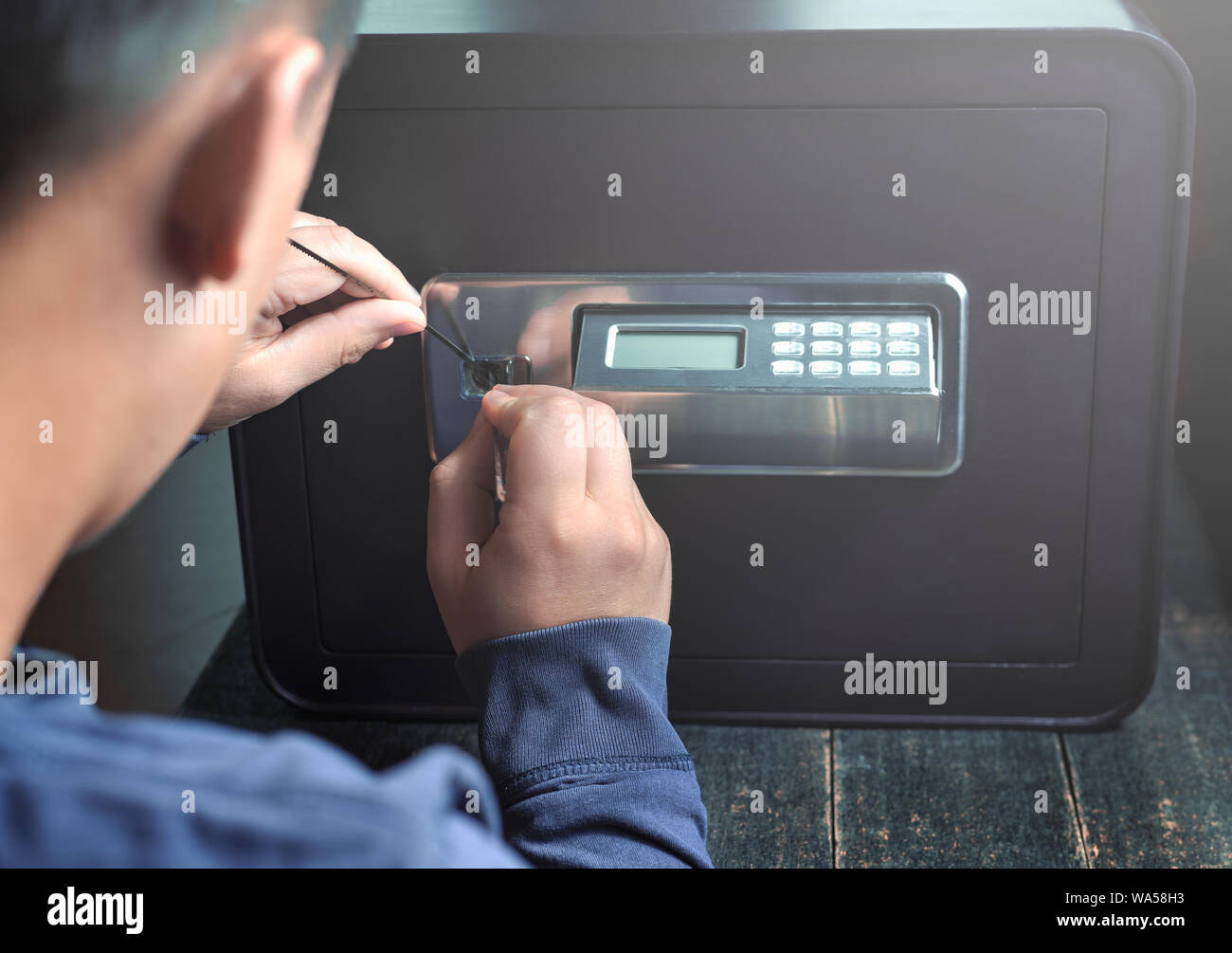 Risk of burglary hi-res stock photography and images - Alamy