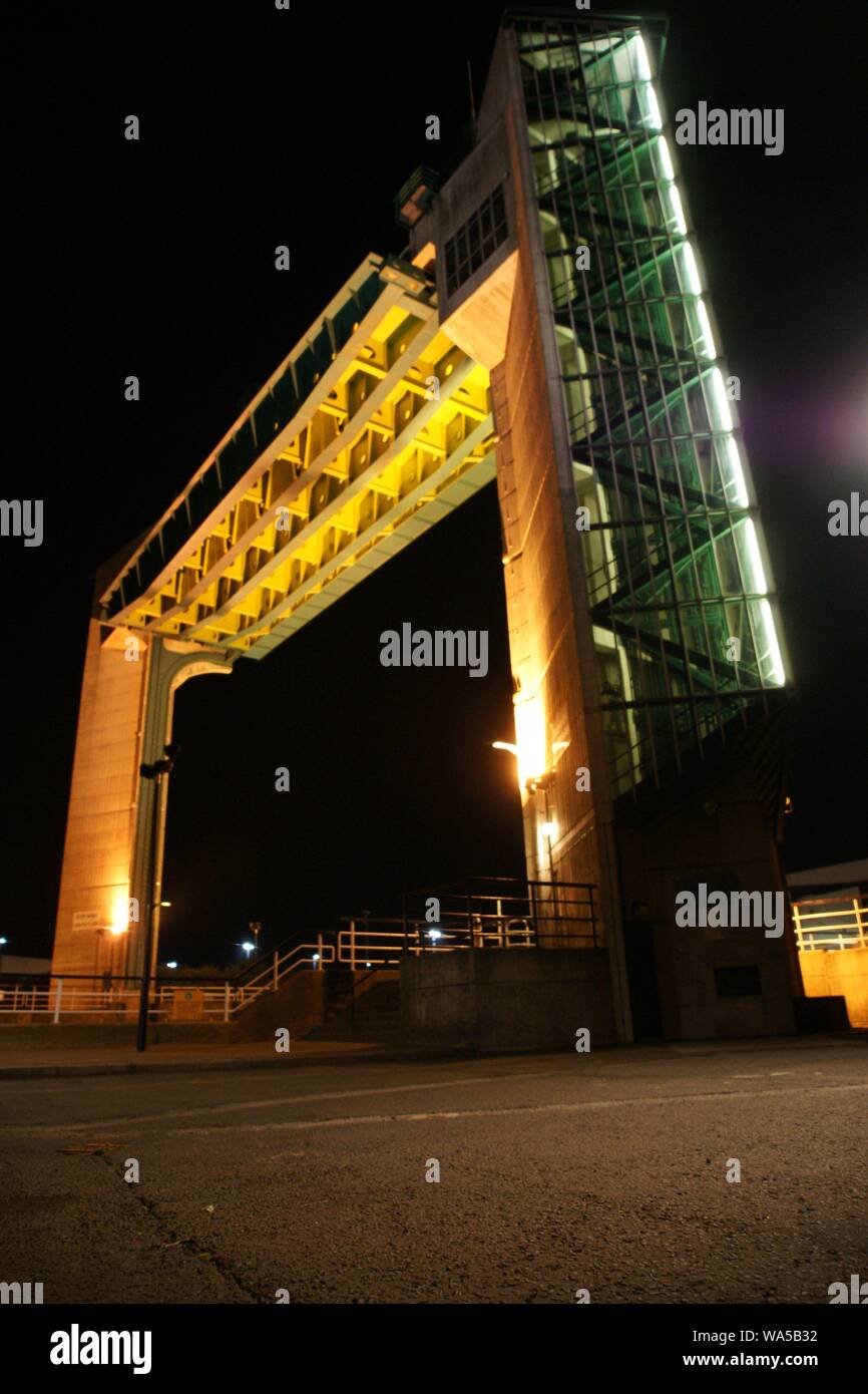 River hull tidal surge barrier hi-res stock photography and images - Alamy