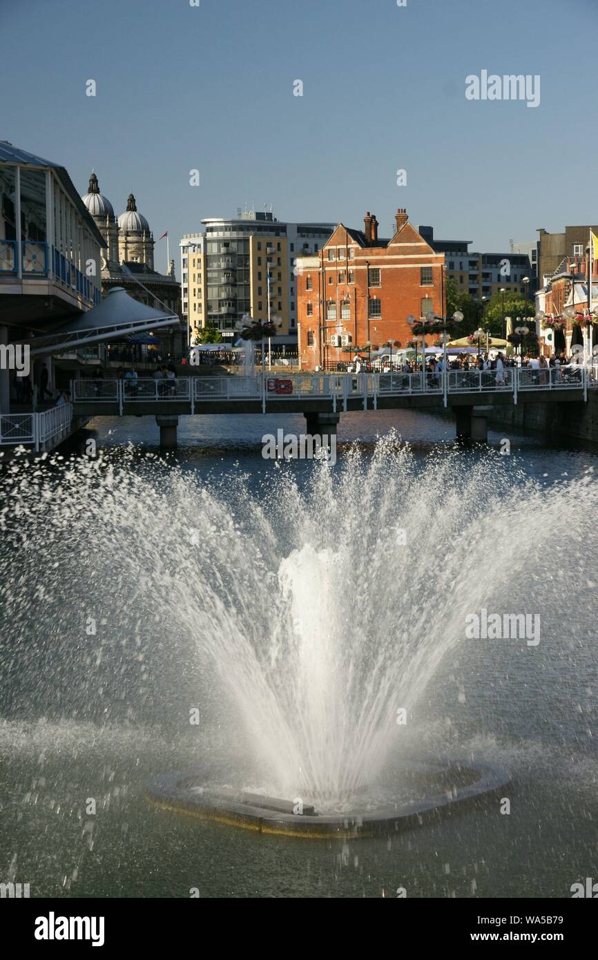 Princess quay shopping centre hull hi-res stock photography and images ...