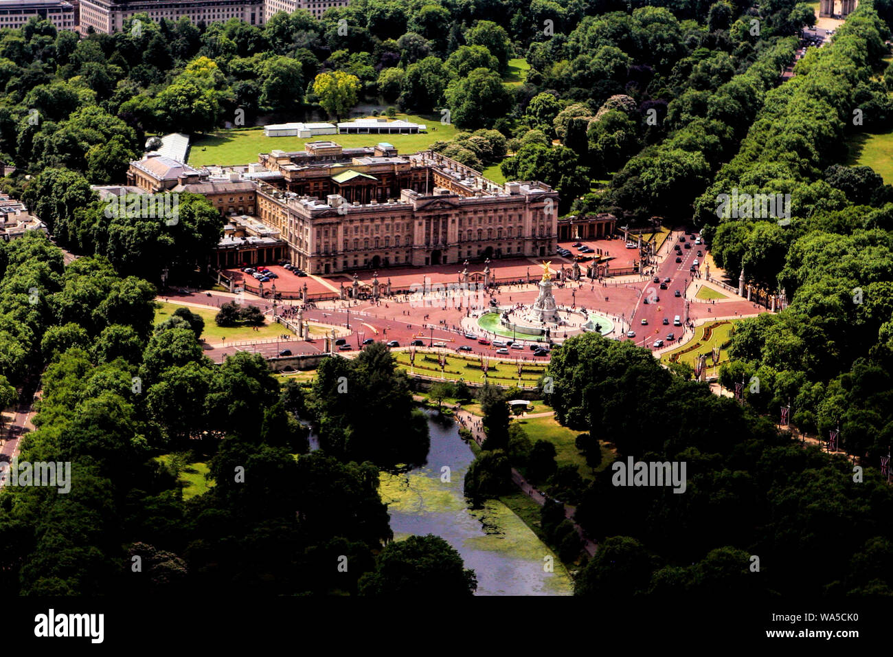 Buckingham palace aerial hi-res stock photography and images - Alamy