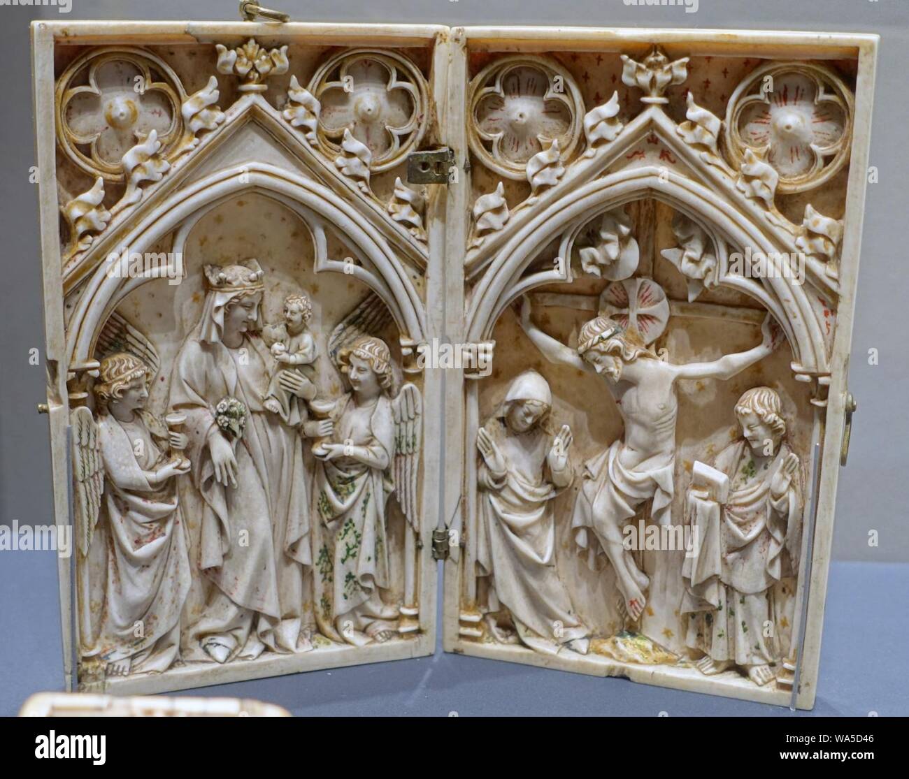 Diptych with Mary and Crucifixion, Paris, 1300-1320 AD, ivory Stock Photo - Alamy