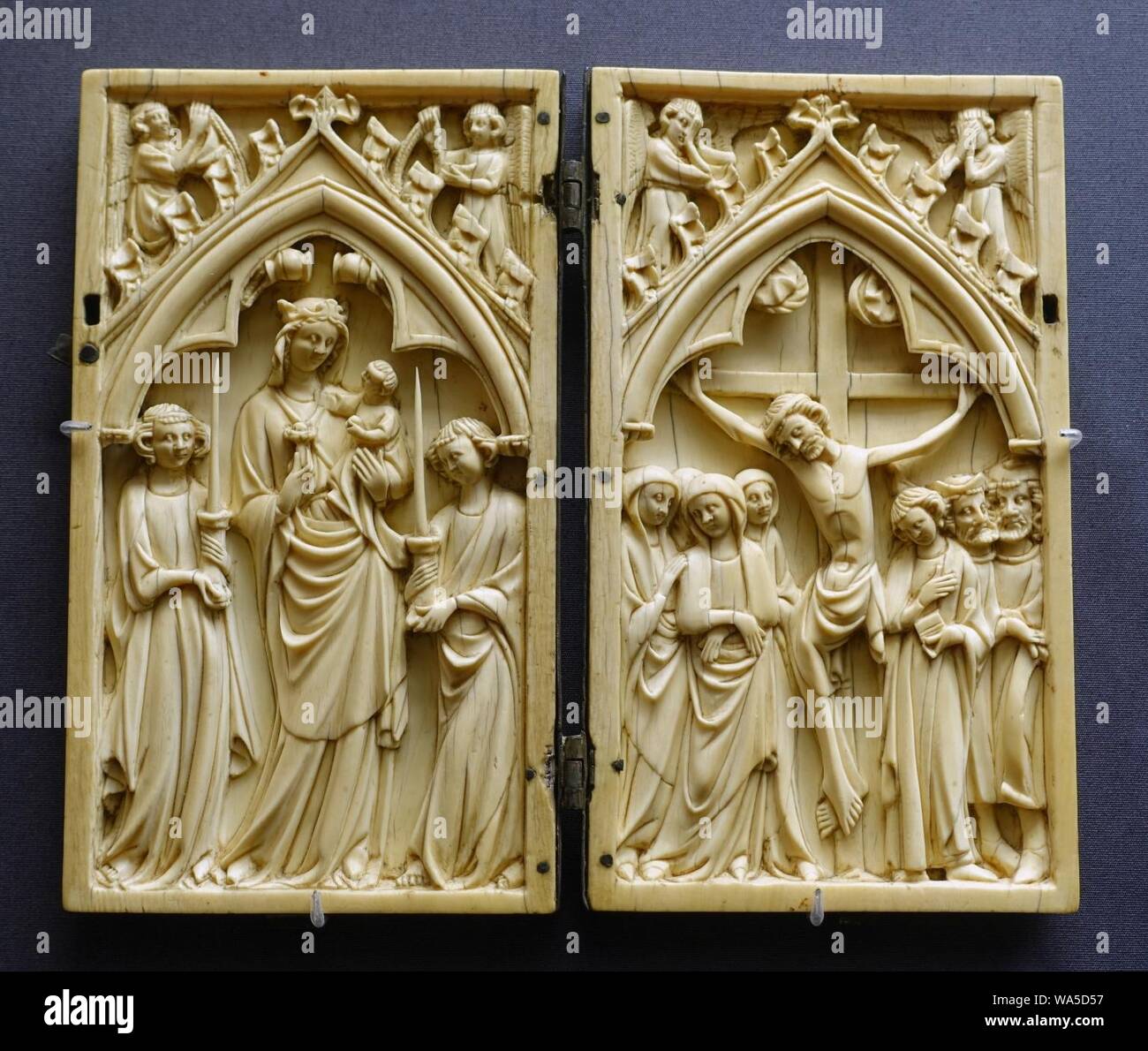 Diptych with the Virgin Mary and the Crucifixion, France or Rhineland ...