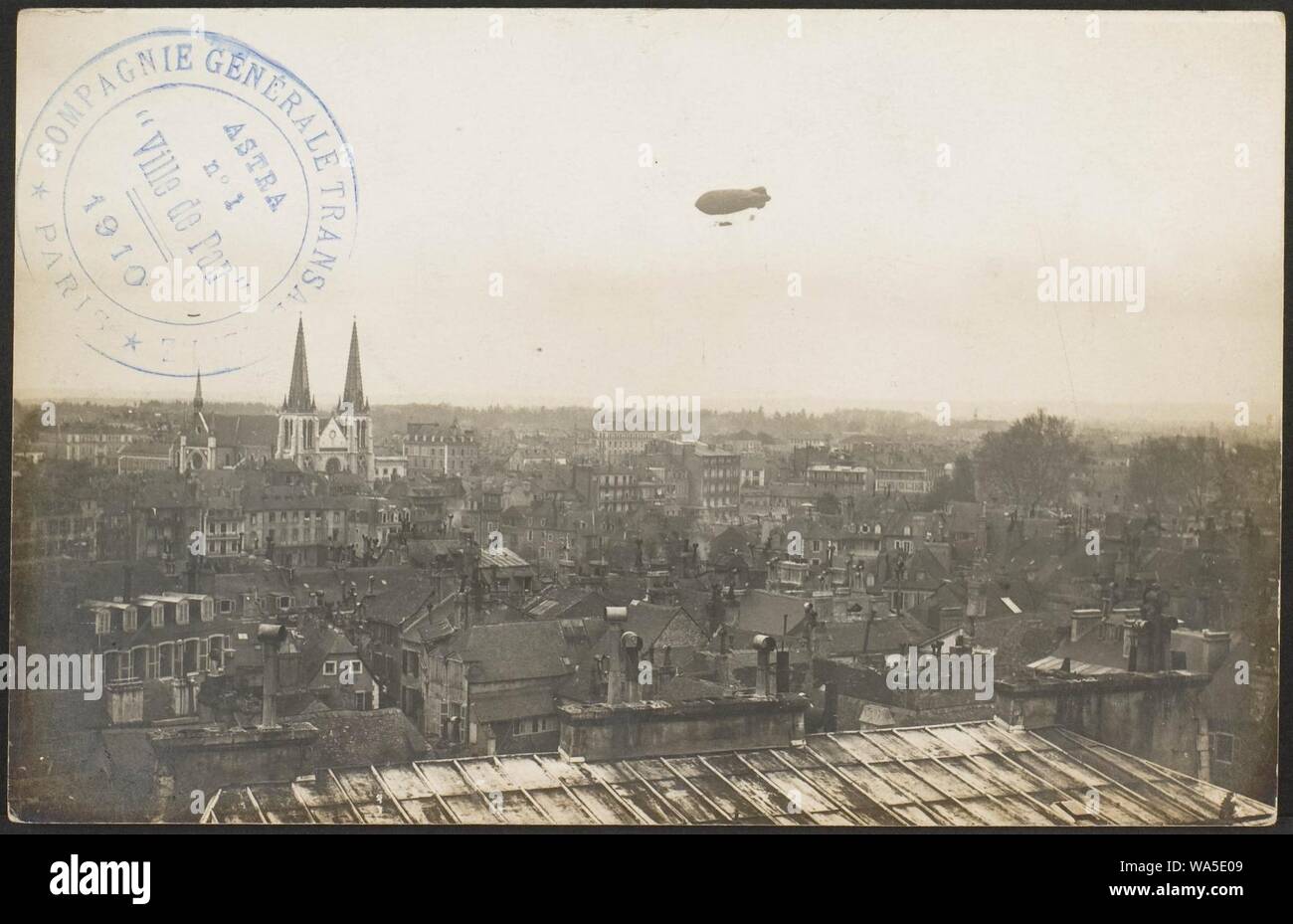 Dirigeable hi-res stock photography and images - Alamy