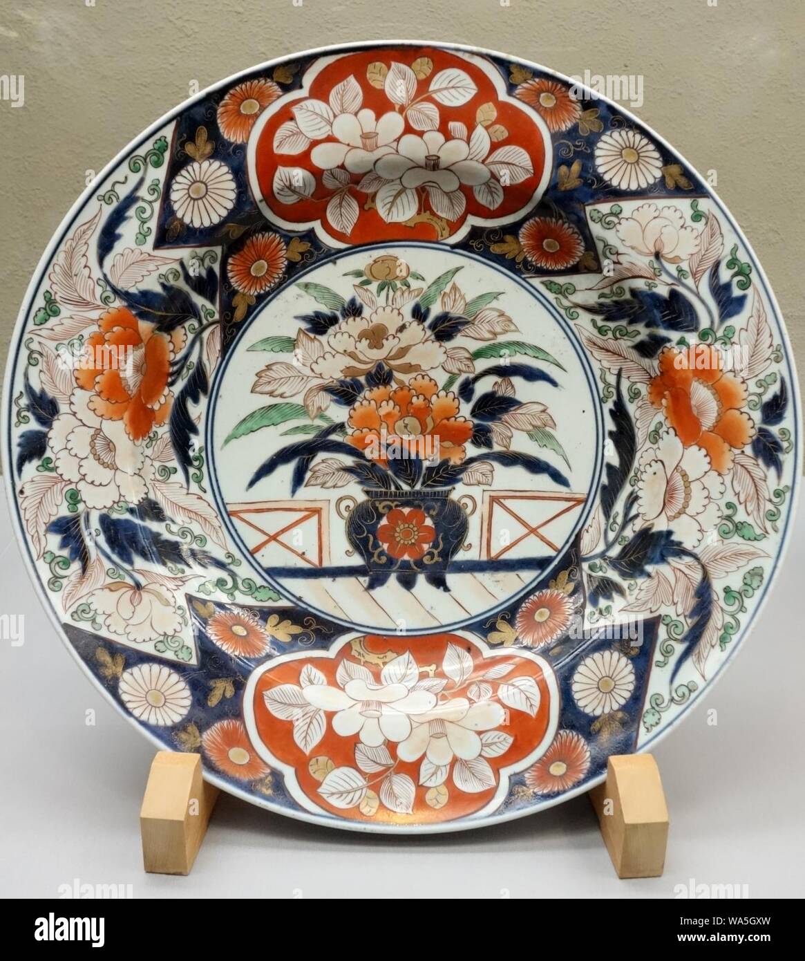 Imari ware hi-res stock photography and images - Alamy