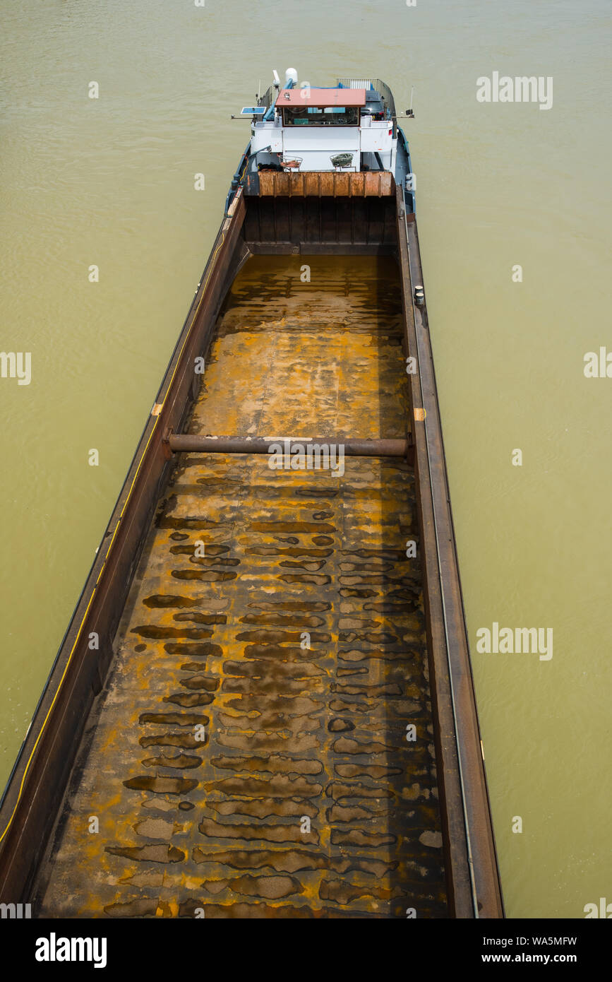 Rusty ship container hi-res stock photography and images - Alamy