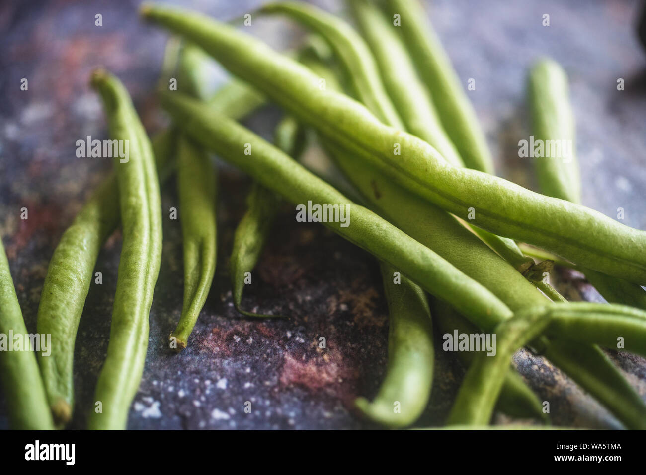 Raw green beans vegetables hi-res stock photography and images - Alamy