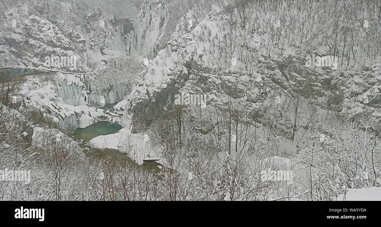 Beautiful shot frozen waterfall hi-res stock photography and images - Alamy
