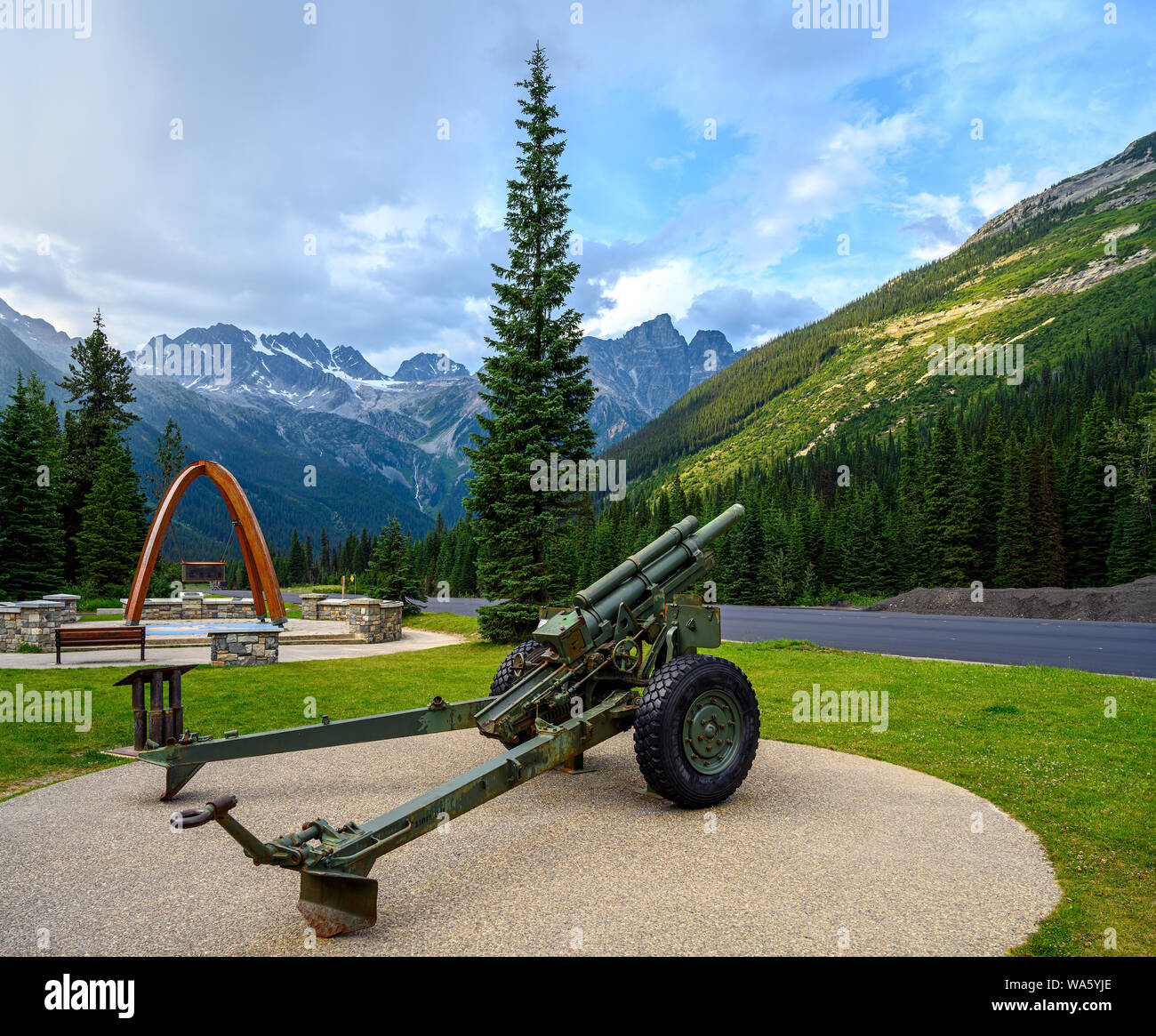 The cannon and the arch at Trans-Canada Highway monument, Rogers Pass ...