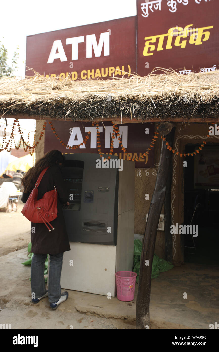 Indian Bank Atm High Resolution Stock Photography and Images - Alamy