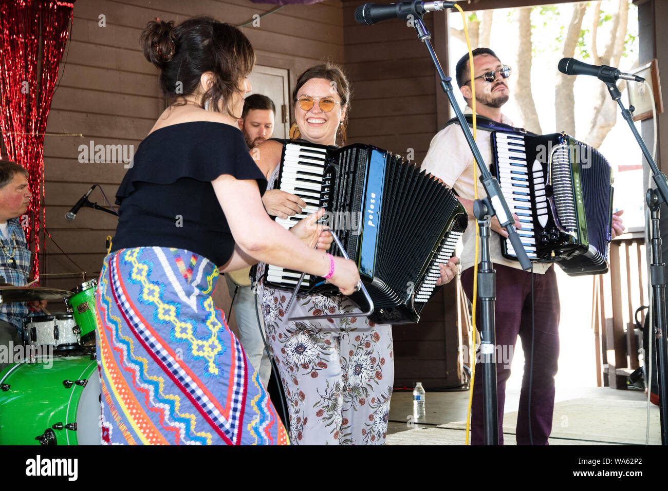 En Canto with Jamie Maschler. A multi-ethnic, female-led seven-piece ...
