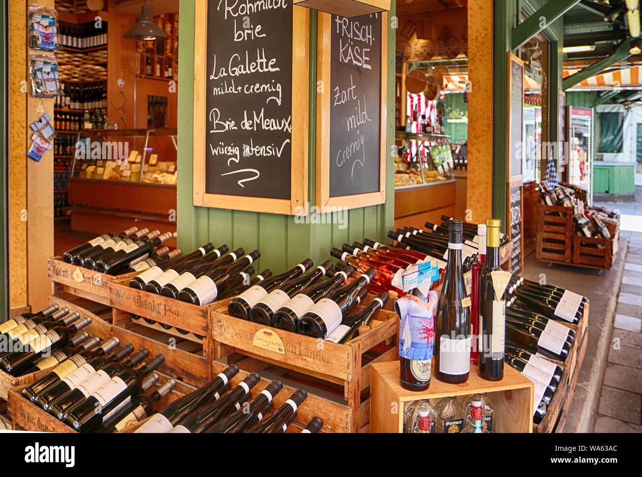 Landmark wine and spirits hi-res stock photography and images - Alamy