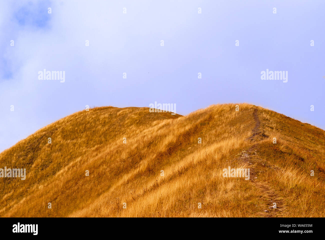 Rocky path leading up mountain hi-res stock photography and images - Alamy