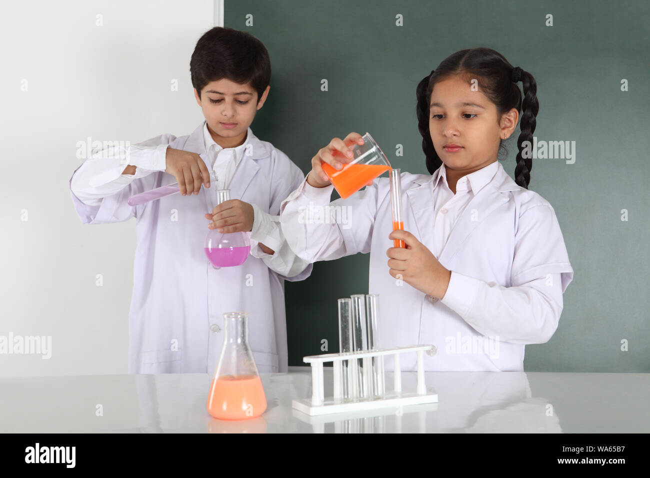 School students experimenting in a chemistry lab Stock Photo - Alamy
