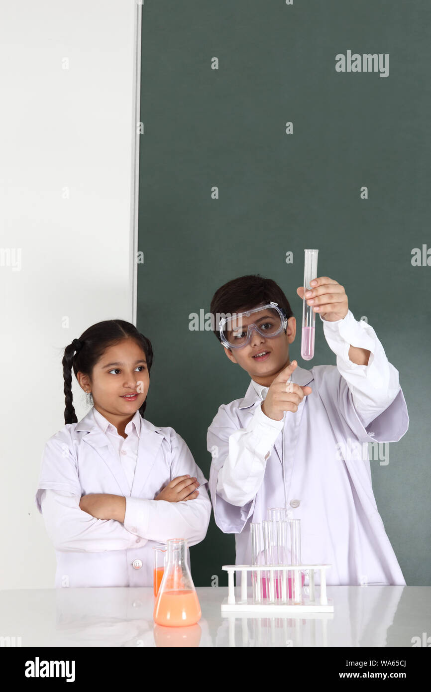 School students experimenting in a chemistry lab Stock Photo - Alamy