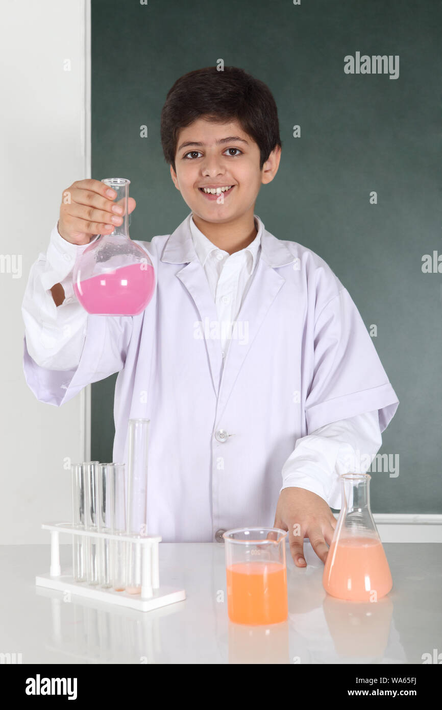 Chemistry achievement hi-res stock photography and images - Alamy