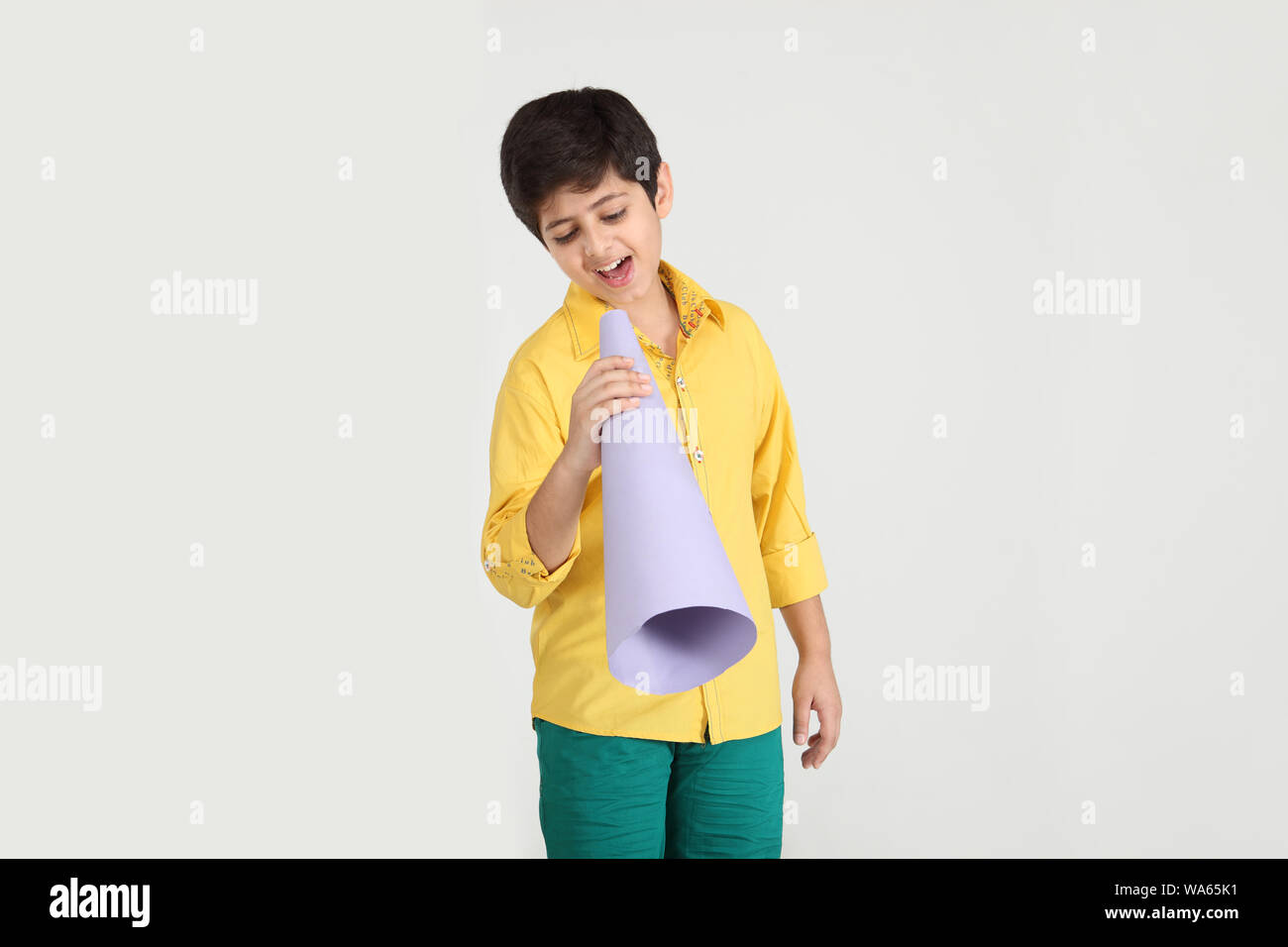 Paper boy shouting hi-res stock photography and images - Alamy