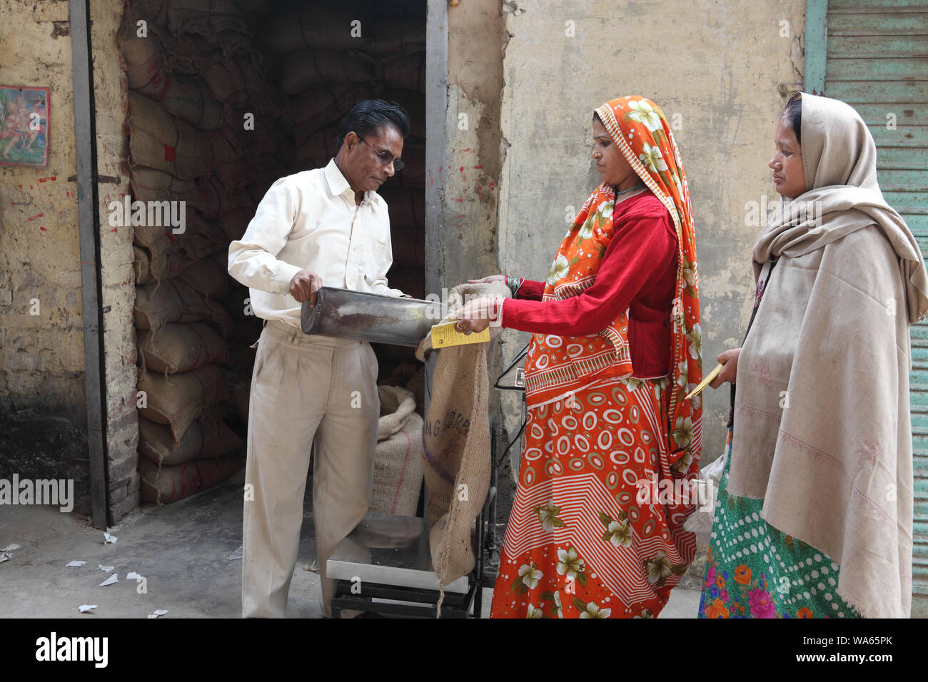 Kirana shop hi-res stock photography and images - Alamy