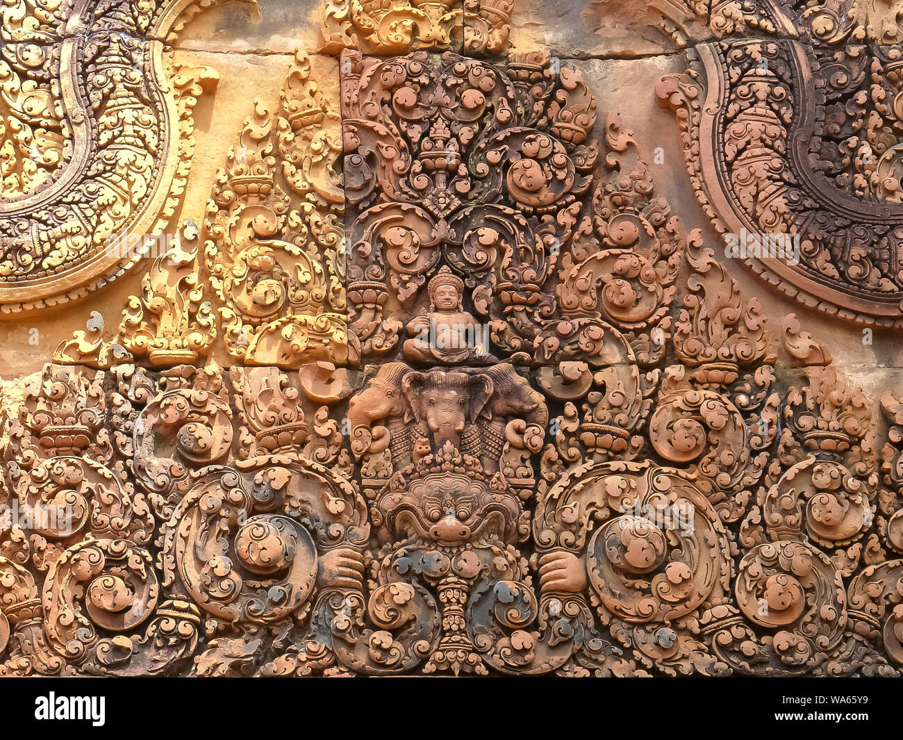 Decorative pediment hi-res stock photography and images - Alamy