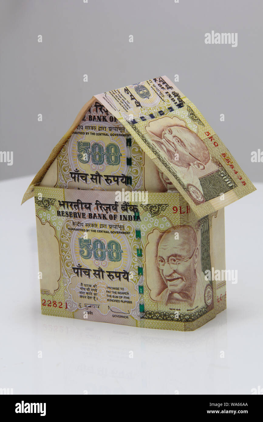 Model home made of five hundred rupee notes Stock Photo - Alamy