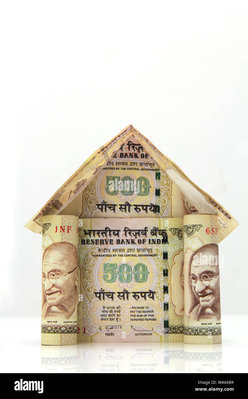 Model home made of five hundred rupee notes Stock Photo - Alamy