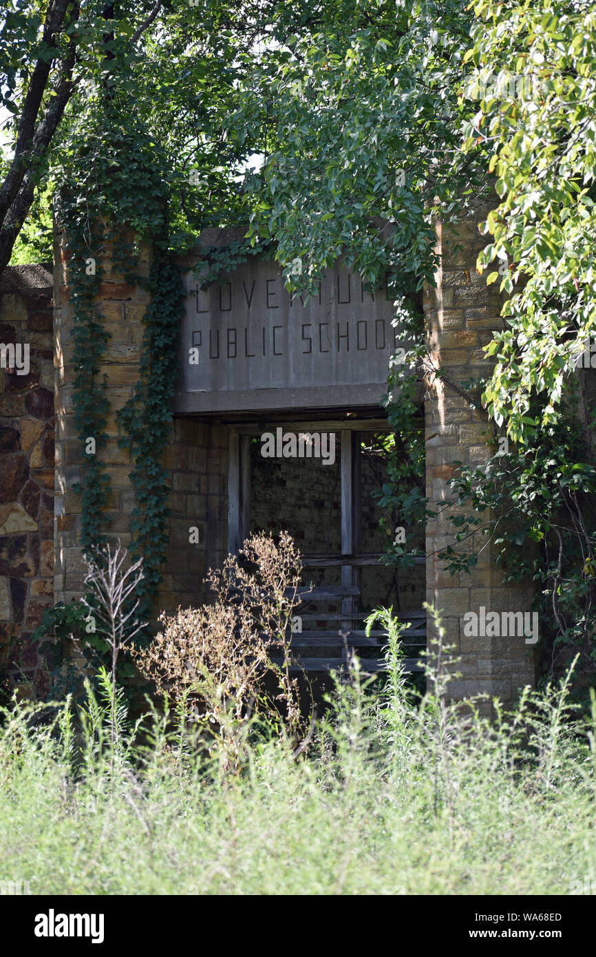 Abandoned Public School Building Stock Photo - Alamy