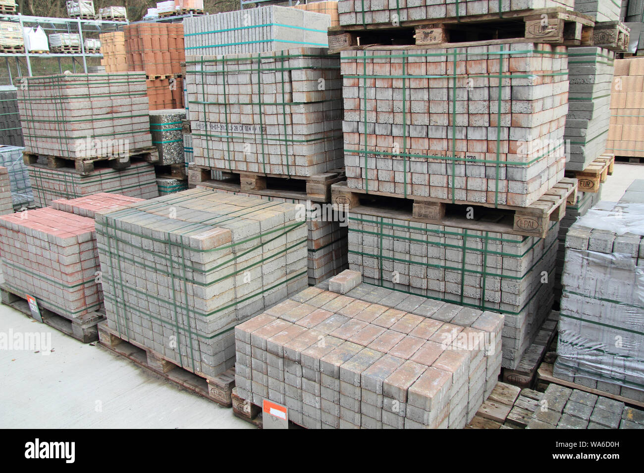 Pallets of stones hi-res stock photography and images - Alamy