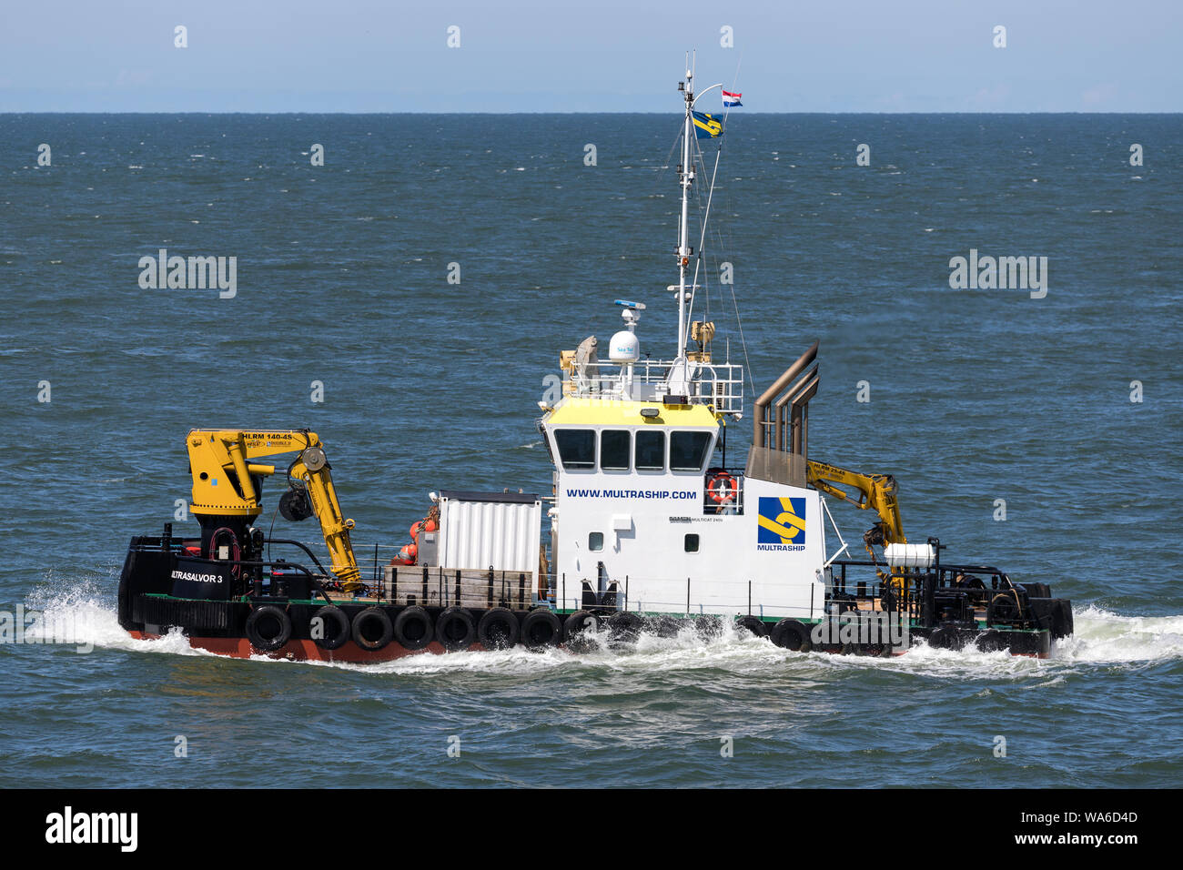 Ship towage hi-res stock photography and images - Alamy