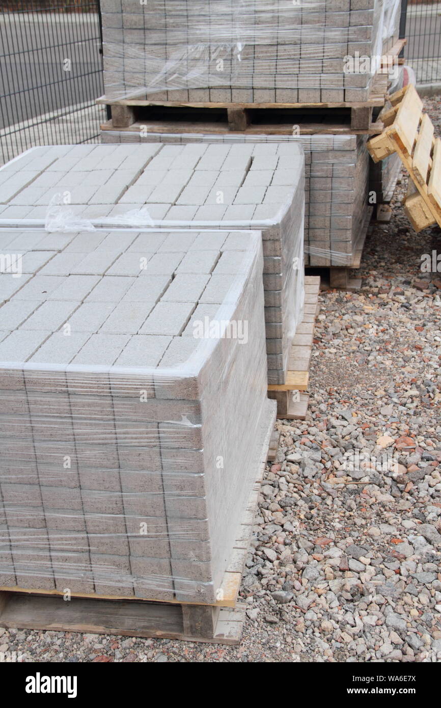 Pallets of stones hi-res stock photography and images - Alamy