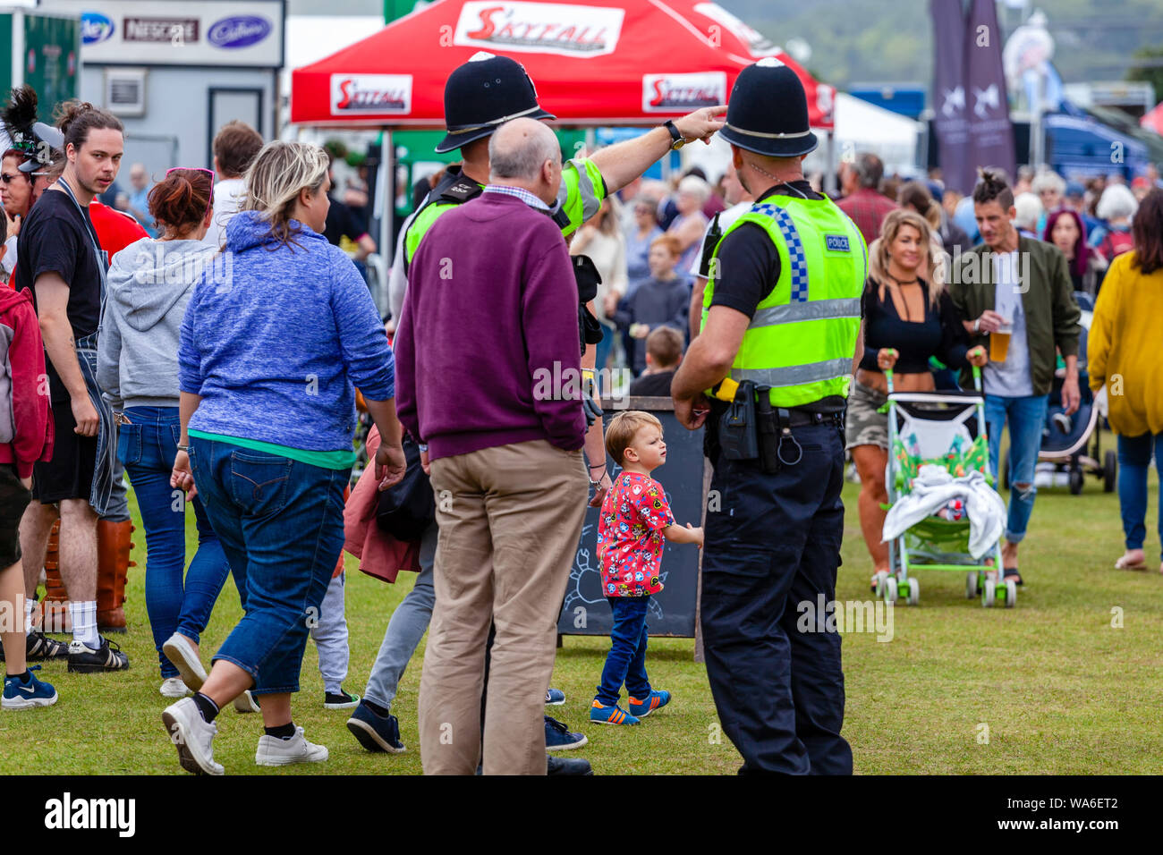 British military police officers hi-res stock photography and images ...