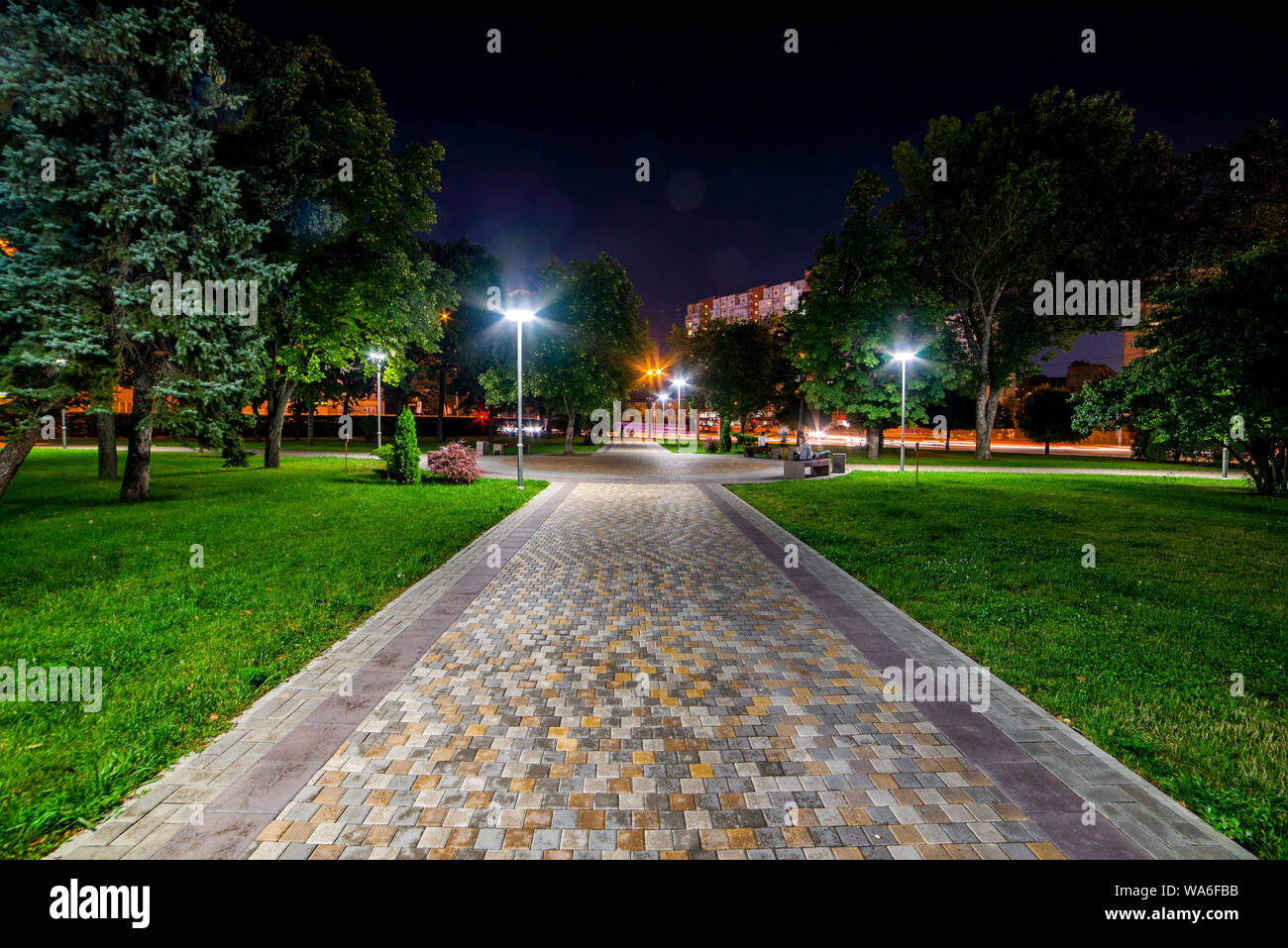 Night garden scenery street lamp hi-res stock photography and images ...