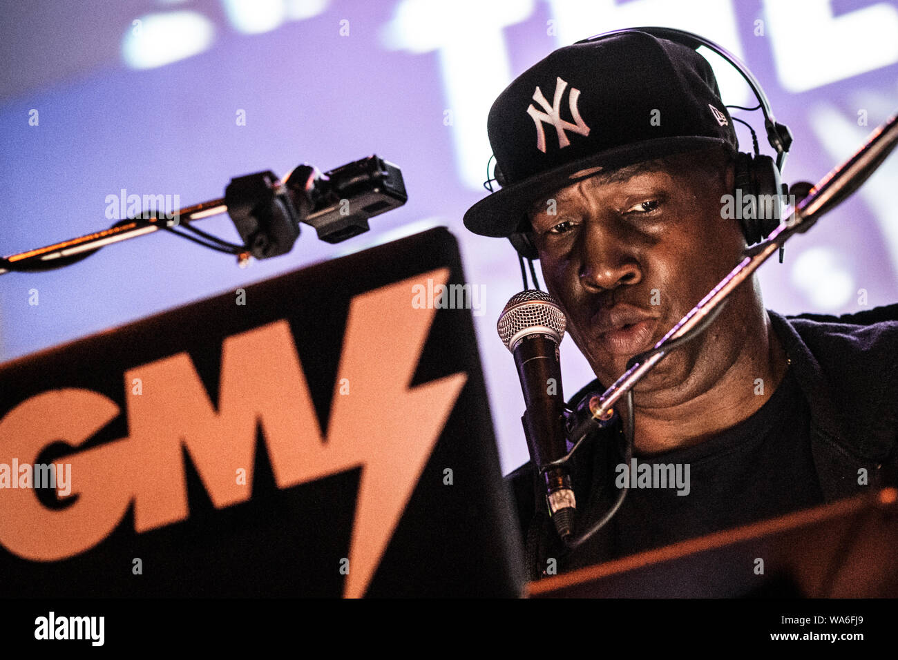 Dj grandmaster flash hi-res stock photography and images - Alamy