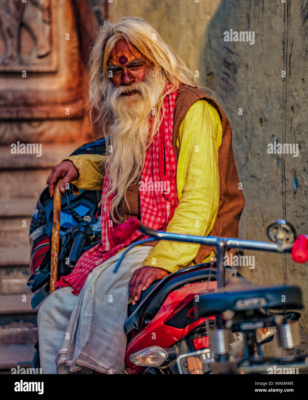 Old man with cane hi-res stock photography and images - Alamy