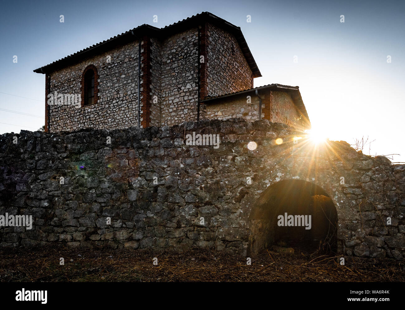 Italian country churches hi-res stock photography and images - Alamy