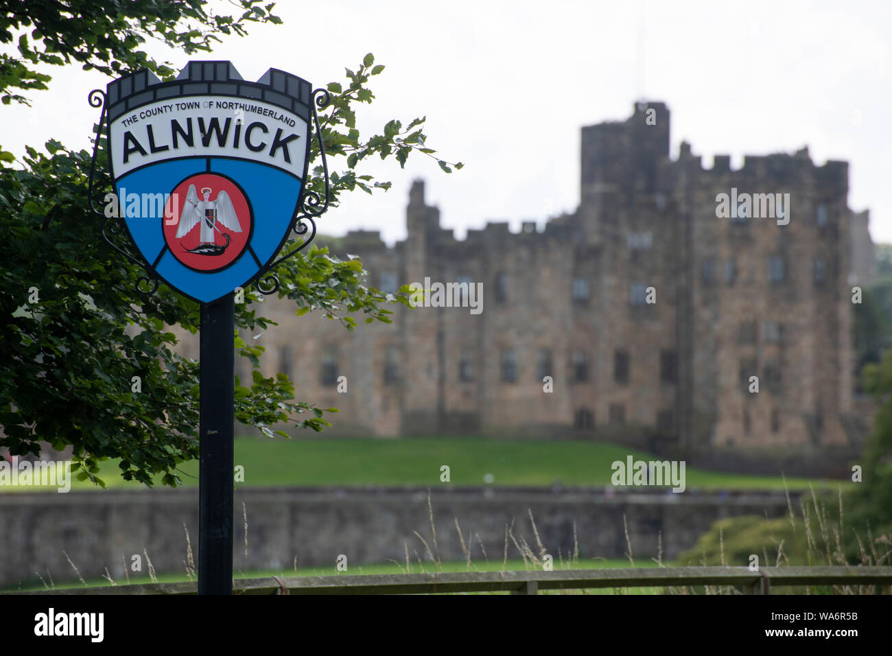 Alnwick castle sign hi-res stock photography and images - Alamy